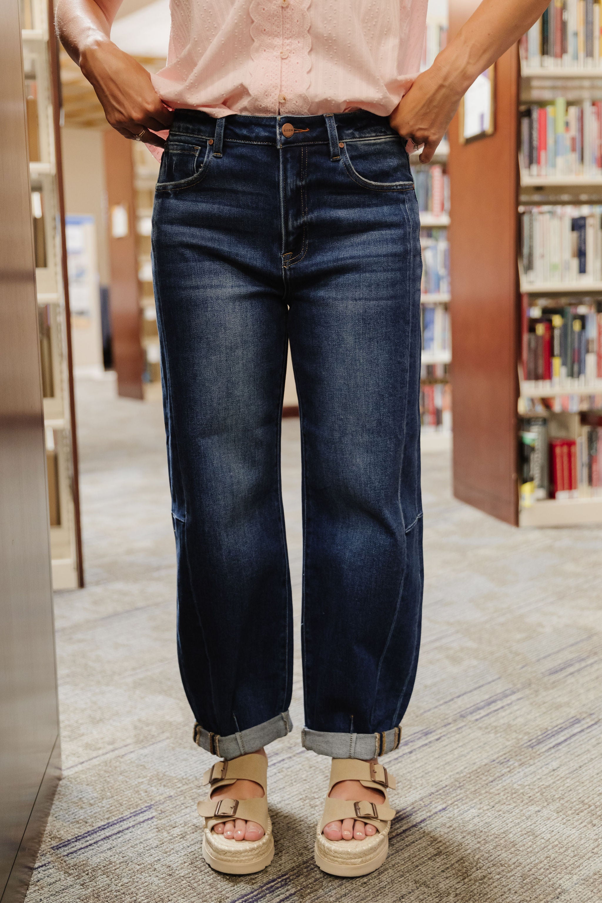 THE HILLARY HIGH RISE BARREL JEANS IN DARK – Pink Desert